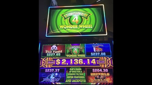 Wonder 4 Wonder Wheel Slot Machine by Aristocrat